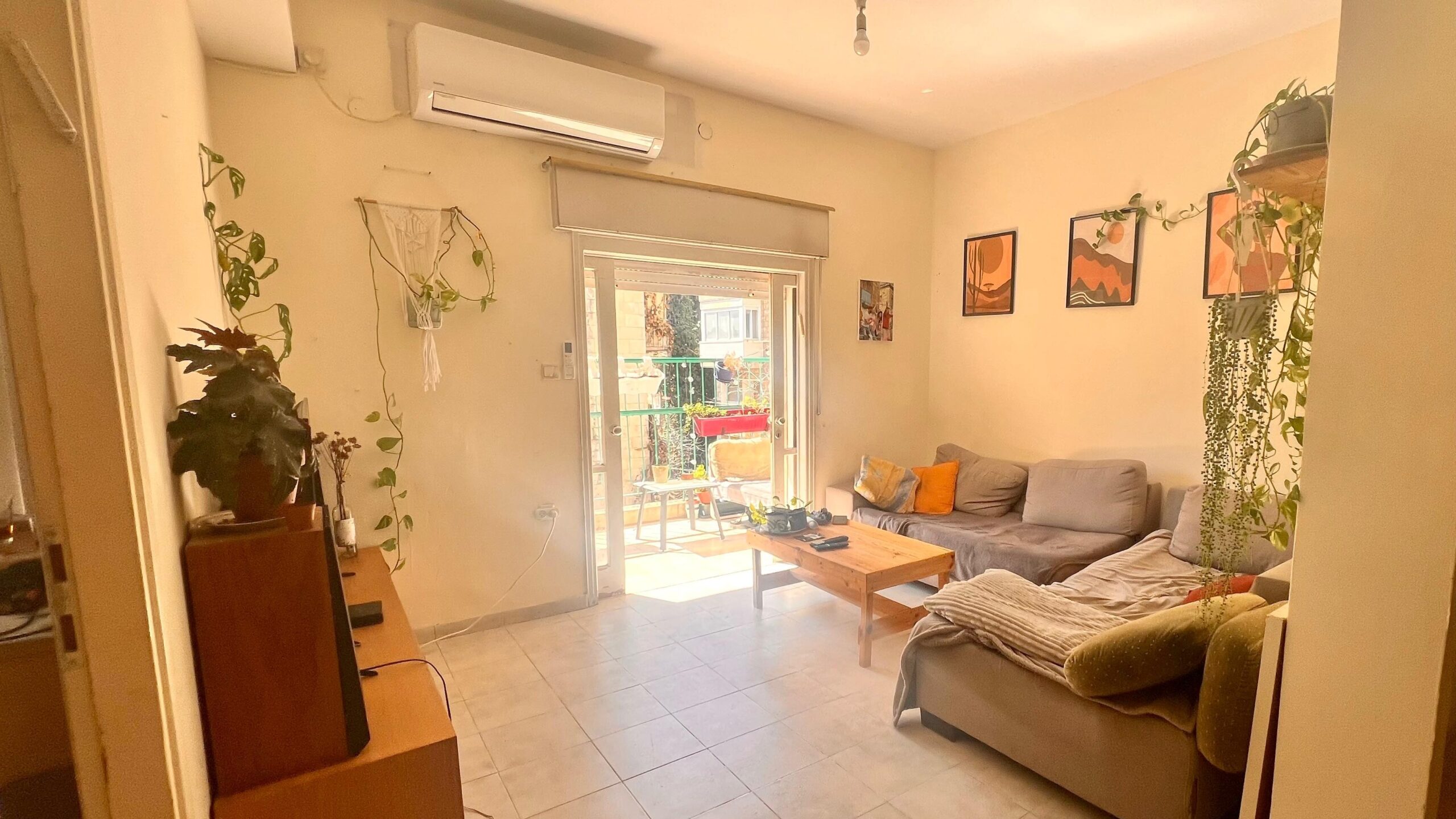 Sunny 2-Bedroom Apartment in Quiet Rehavia - Century 21 Jerusalem